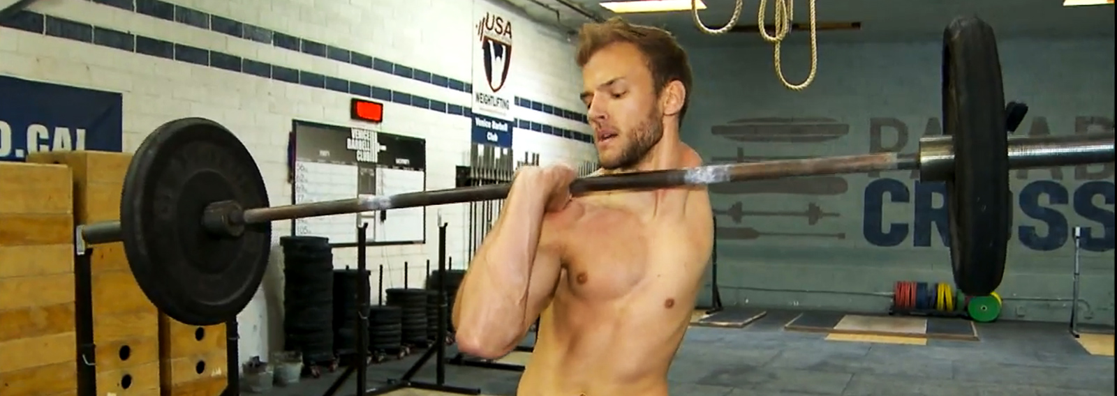 One-armed competitive weightlifter defies all odds | AOL Features