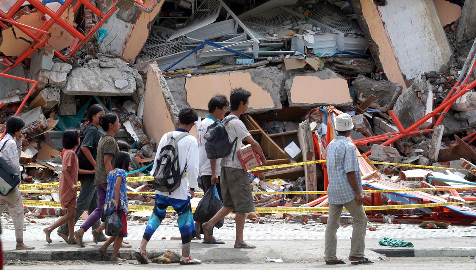 The aftermath of the 2004 Indian Ocean tsunami | AOL Features